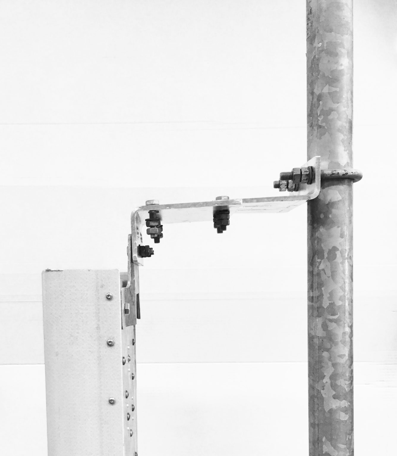 D188-RRU Adjustable bracket for RRU/RRH mounting- o61-90mm